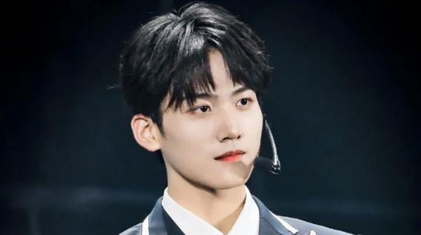 Tiểu sử Châu Kha Vũ: Từ những bước đầu đến ánh hào quang sân khấu